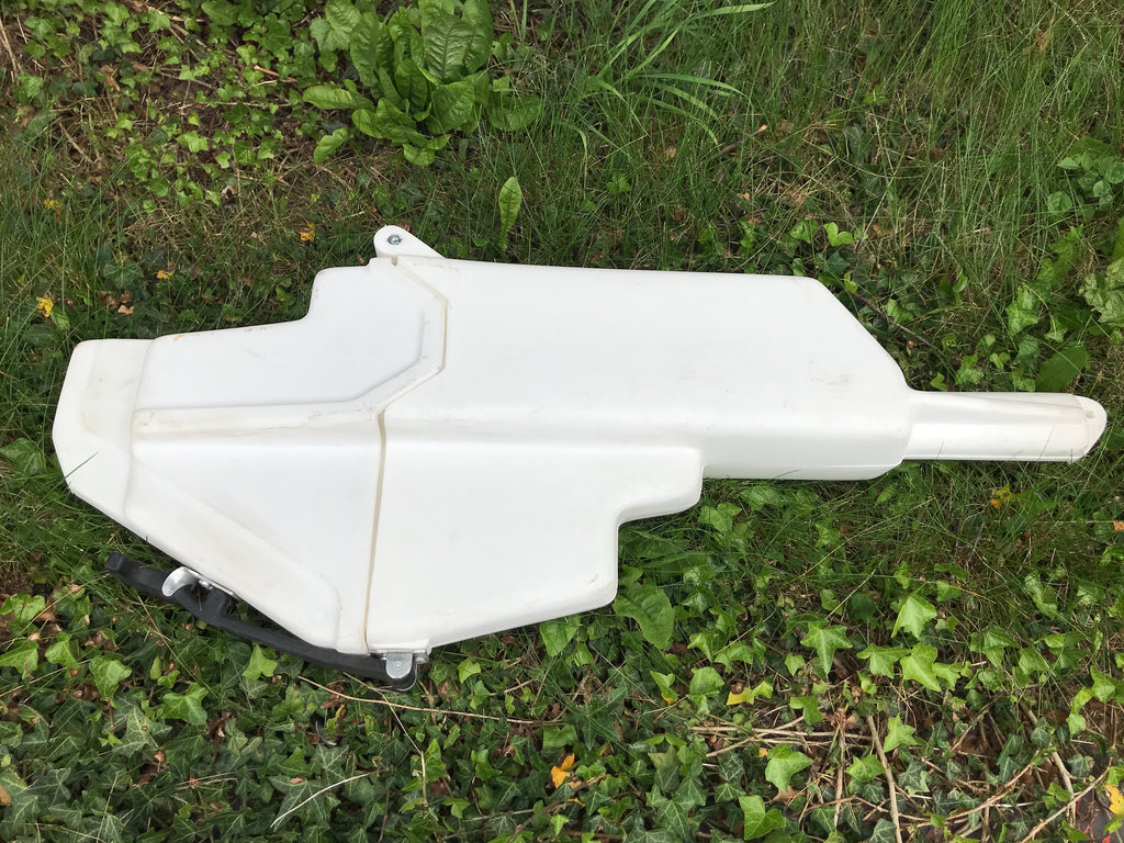 Gun Scabbard Plastic Gun Box - White - New Old Stock (84703438) | FMC ...